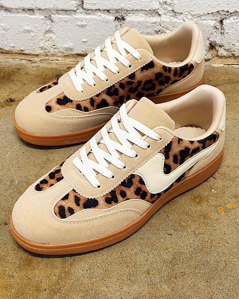 Kylee Sneakers – Sisters Boutique & Gifts, Inc.